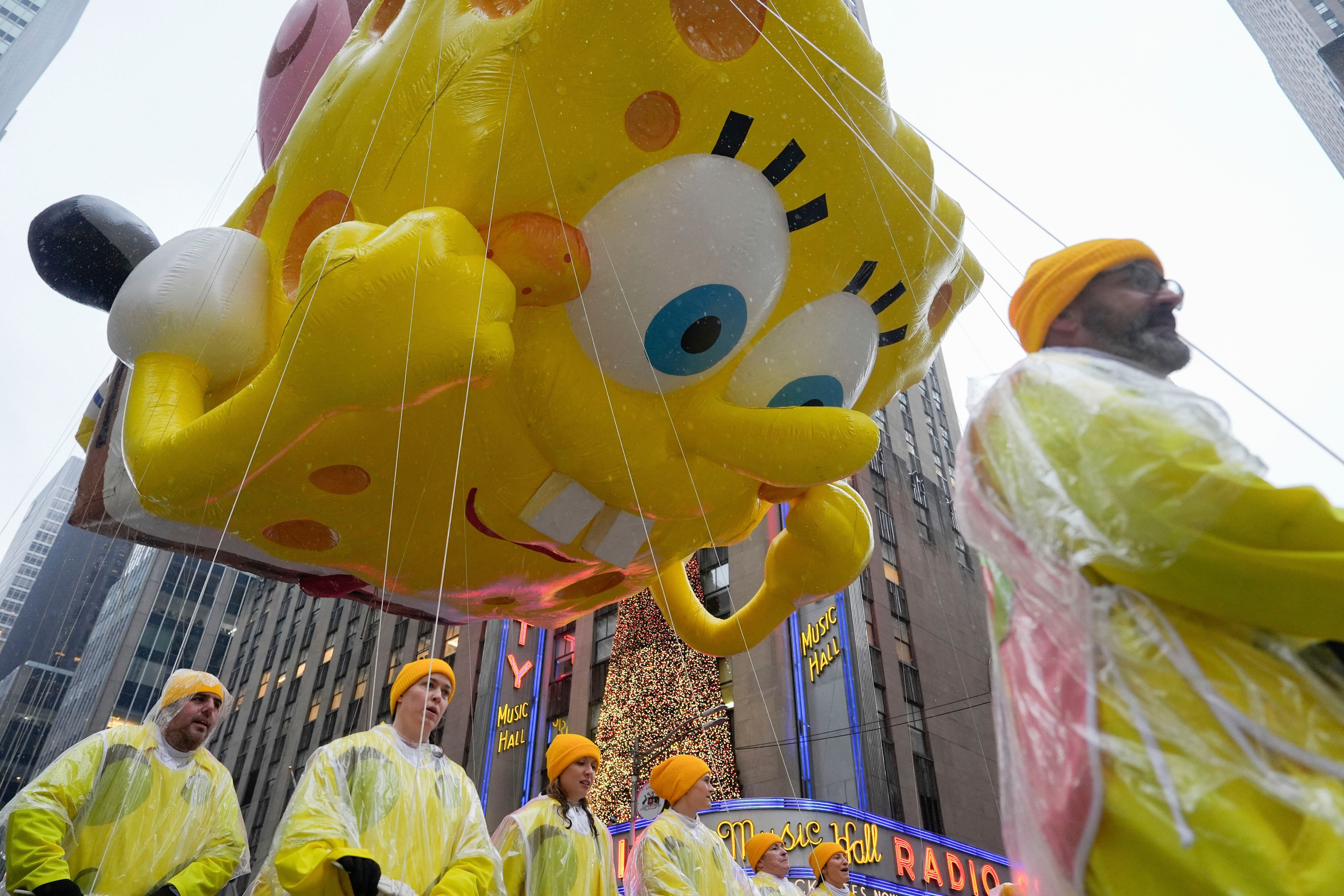 Spongebob Voice Actors Remake A Scene In Real Life 60 Photos ...