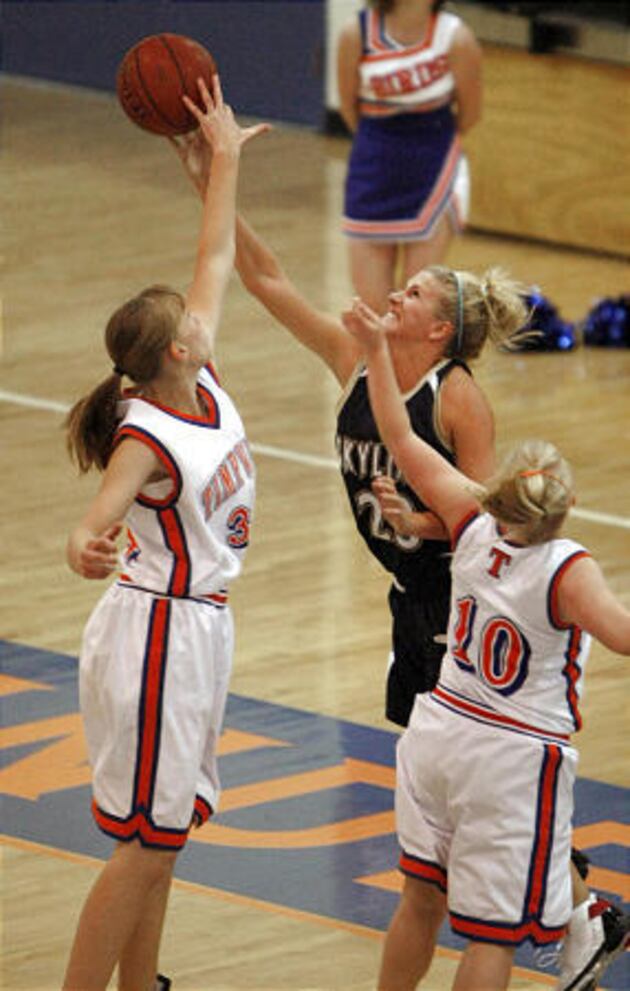 Skyline wins in ragged season opener – Deseret News