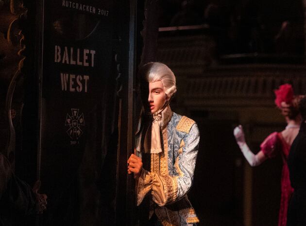 Photo gallery: A backstage pass to the ‘Nutcracker’ ballet – Deseret News
