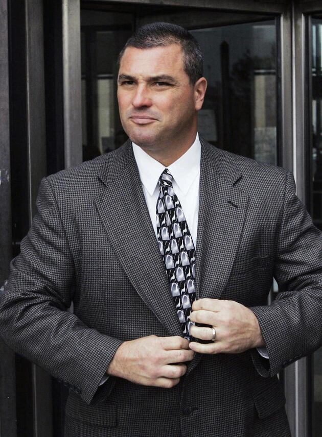 Ex-Chicago cop gets 12 years in corruption case – Deseret News