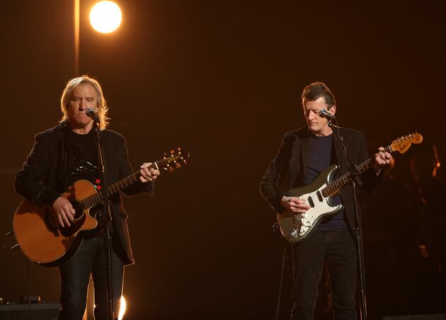 Eagles guitarist Steuart Smith departs, Chris Holt takes over – Deseret ...