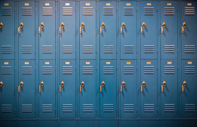 Video from 1990s high school hallway: What was high school like in ’90s ...