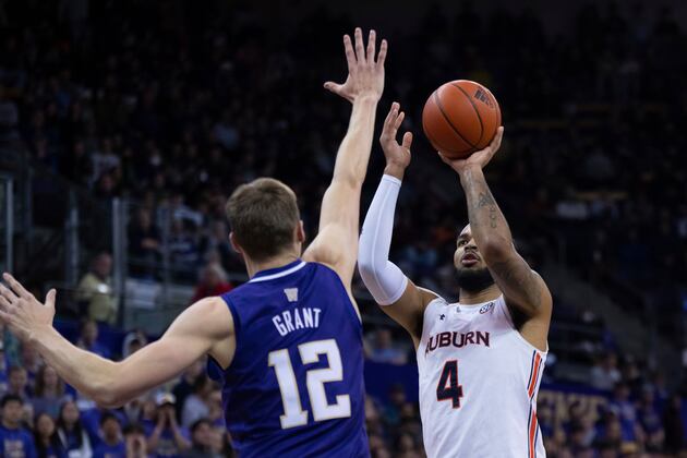 Utah State basketball: Aggies get commitments from Max Agbonkpolo ...