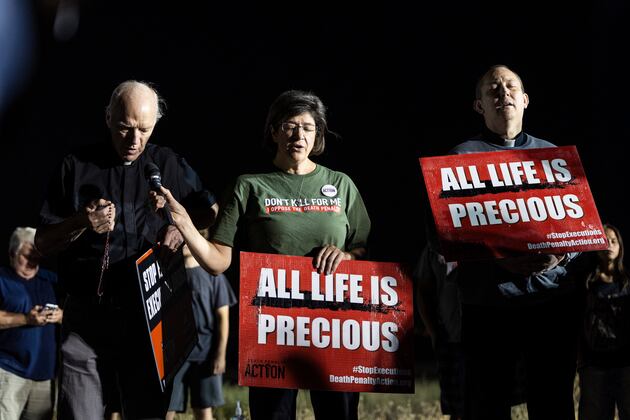 Protesters rally against Utah's execution of Taberon Honie – Deseret News