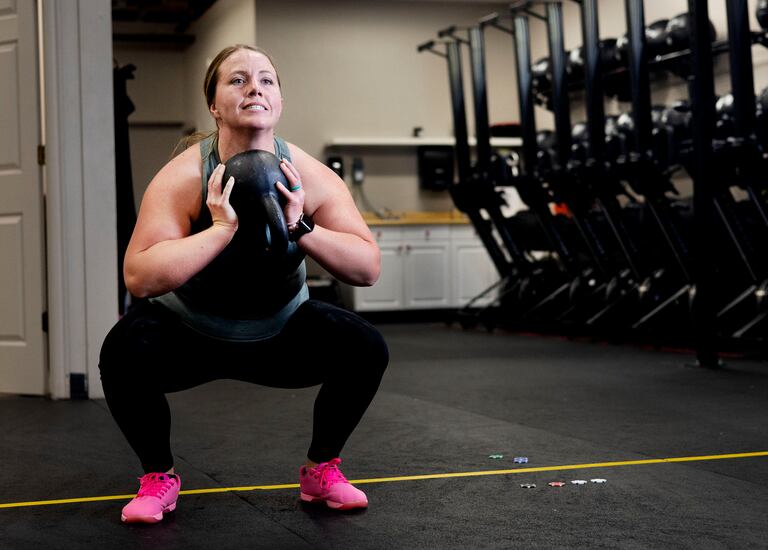 How lifting weights prevents osteoporosis, builds bone density ...