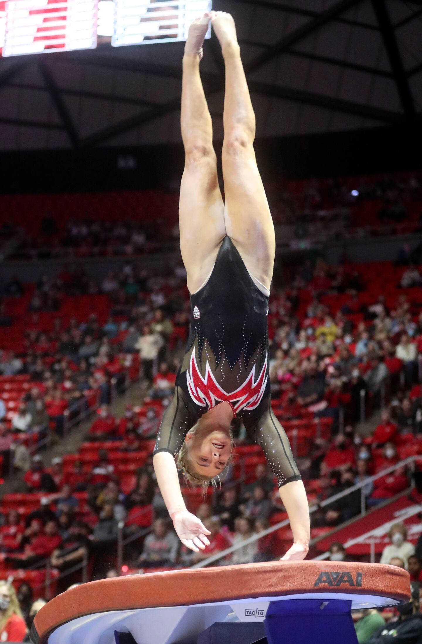 Utah gymnastics: Red Rocks score 198, Cristal Isa scores perfect 10 in ...