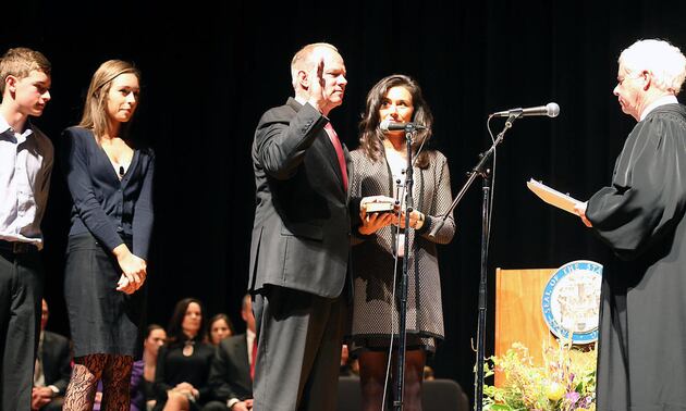 Matt Mead takes oath of office as Wyoming governor – Deseret News