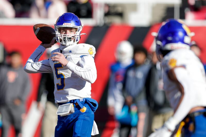 2024 recruiting: BYU has offers out to these 5 uncommitted quarterbacks ...